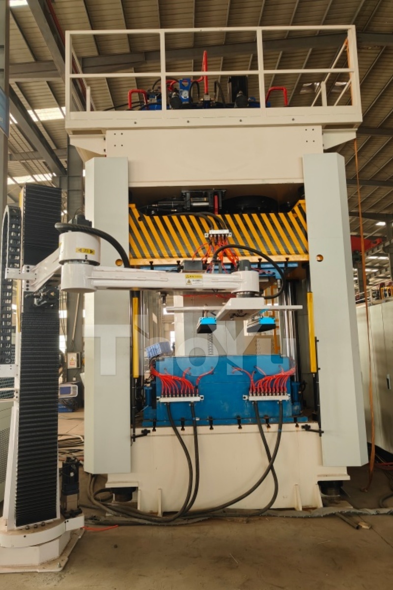 News - ThoYu's waste plastic pallet machine converts Philippine waste ...